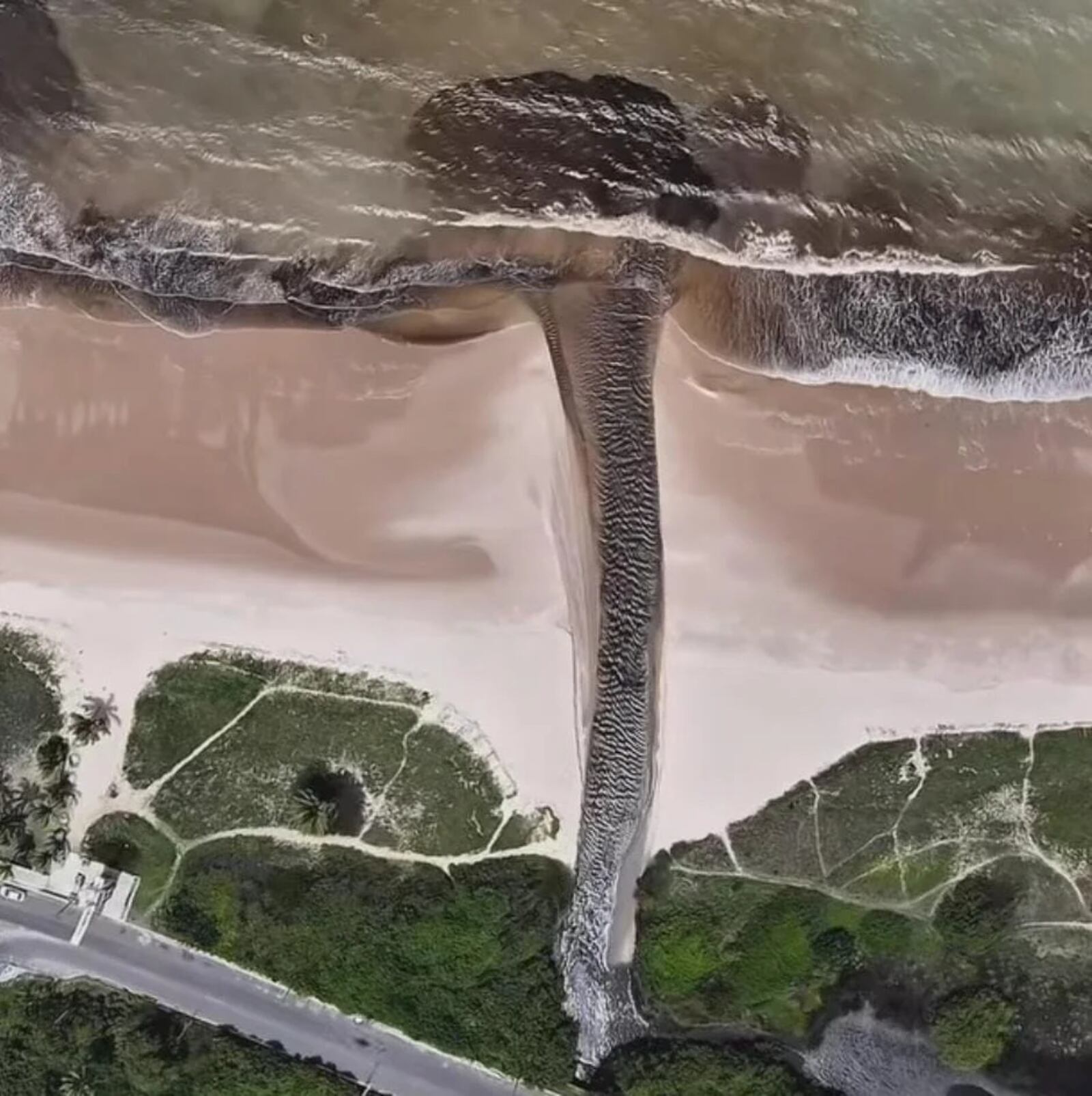 Semam notifica Cagepa para corrigir vazamento de esgoto na orla de João ...