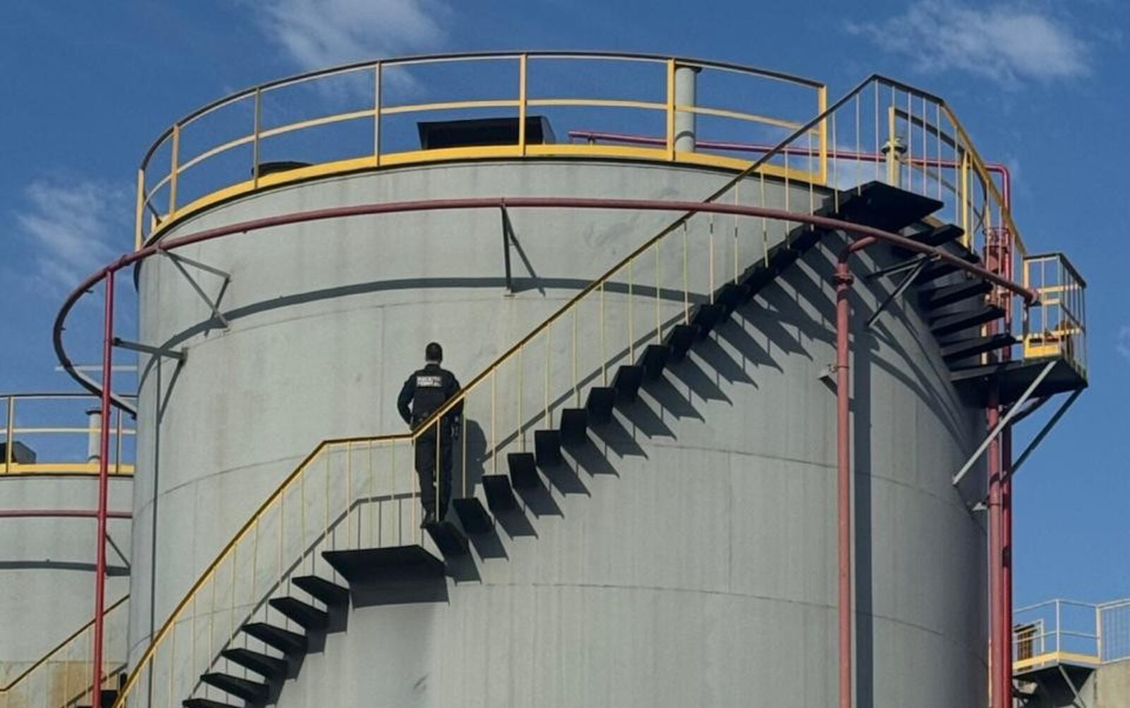 Sob a bomba: crime organizado avança no setor de combustíveis e drena ...