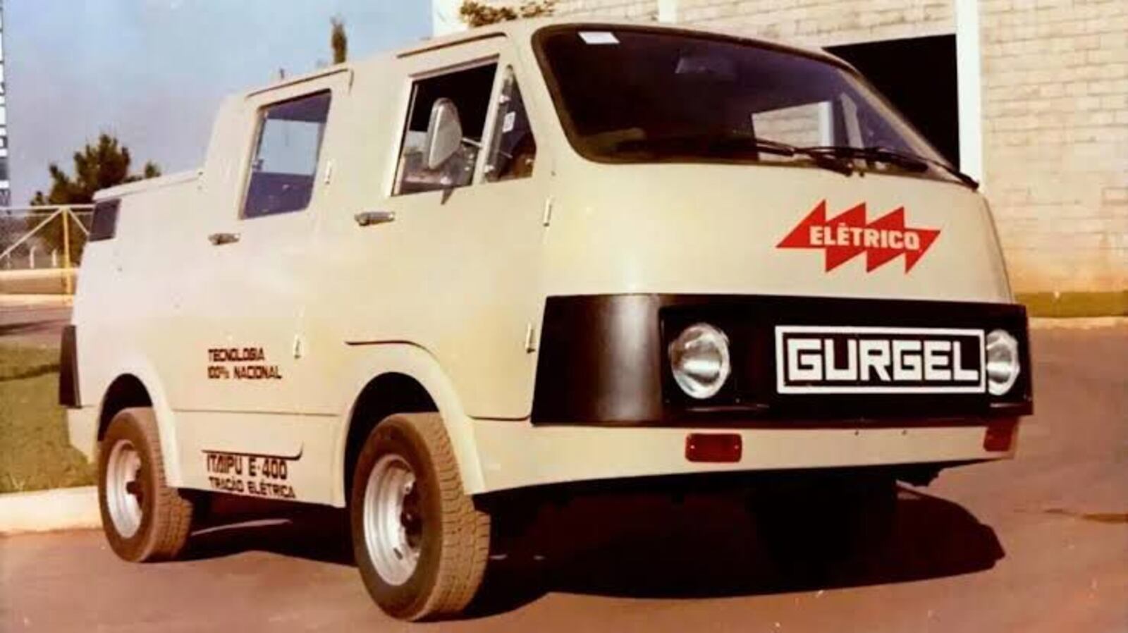 Gurgel E400: Conheça o primeiro carro elétrico feito em série no país ...