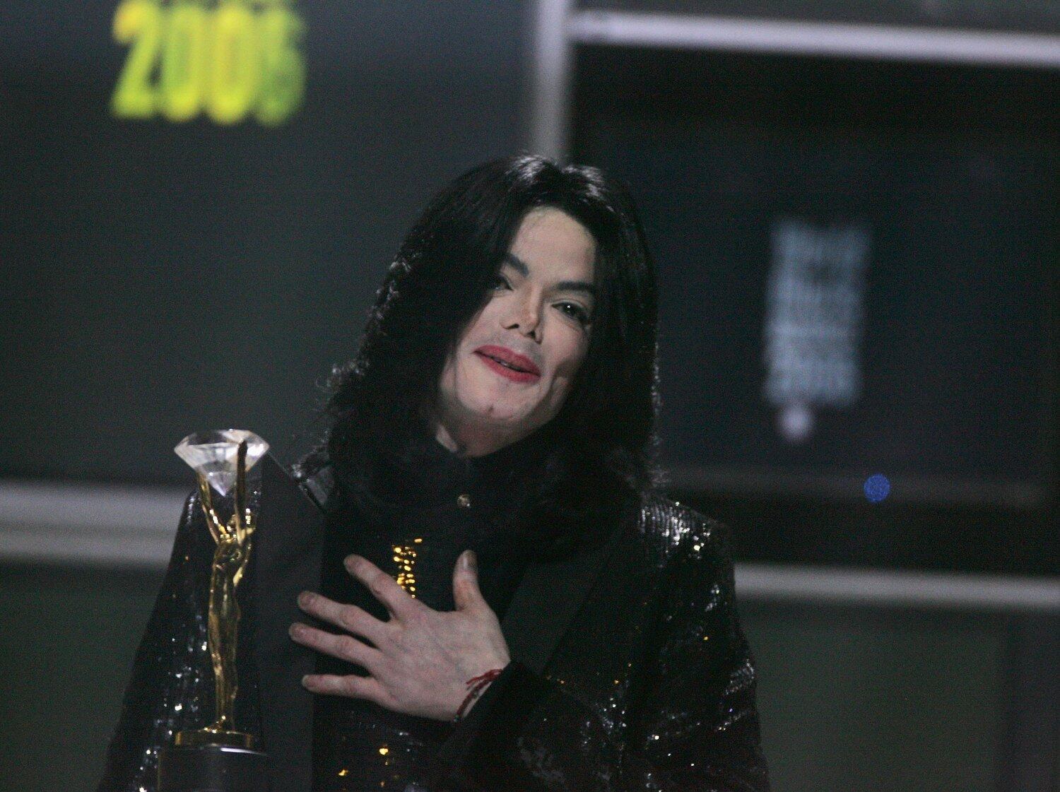 Oito anos sem Michael Jackson: relembre a trajetória do Rei do Pop – R7 Entretenimento