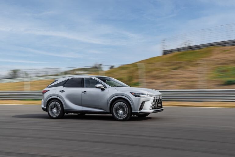 Testamos o Lexus RX 450h+ 2024: SUV Híbrido Plug-in estreia em versão ...