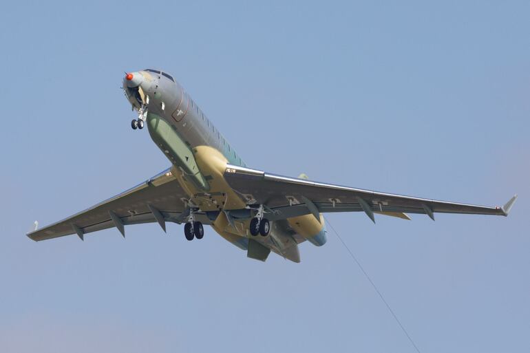 Avião-espião dos EUA entra em operação para vigiar a Coreia do Norte ...