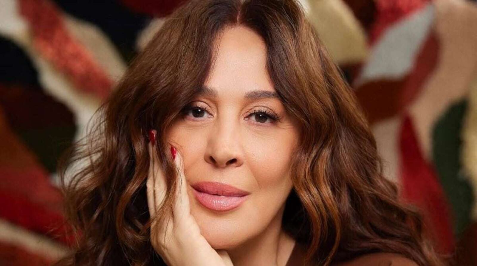 Claudia Raia surge com o filho caçula andando de metrô – R7 Entretenimento