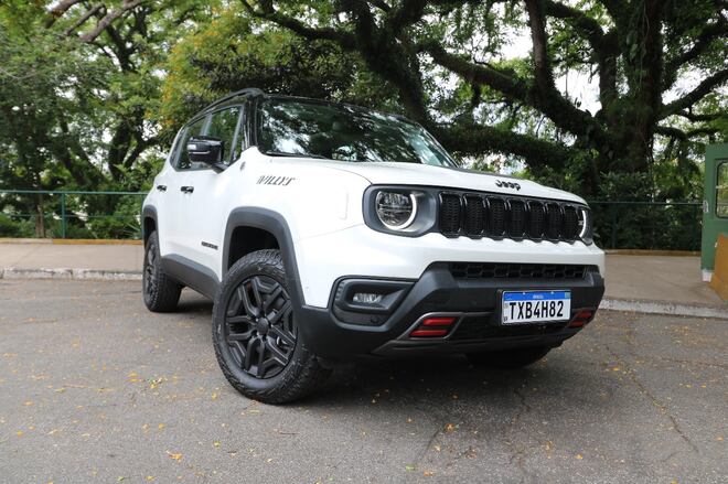 Avaliamos a versão 4x4 esquecida do Renegade que remete ao passado ...