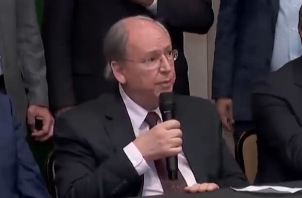 Alvo de mandado de prisão de Moraes, presidente do Instituto Voto Legal ...