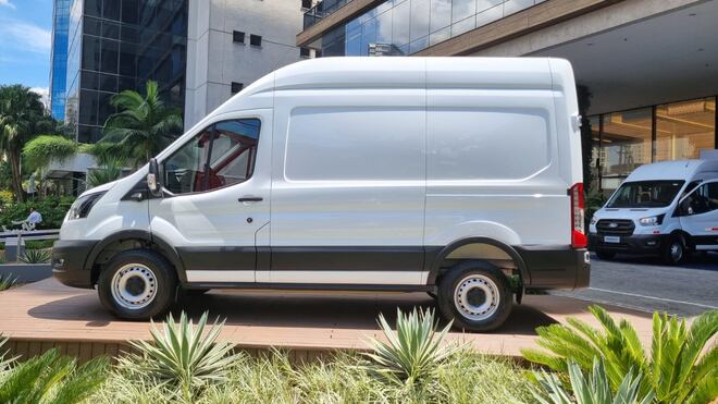 Ford Transit 2025 chega ao Brasil em quatro versões a partir de R$ 282 ...