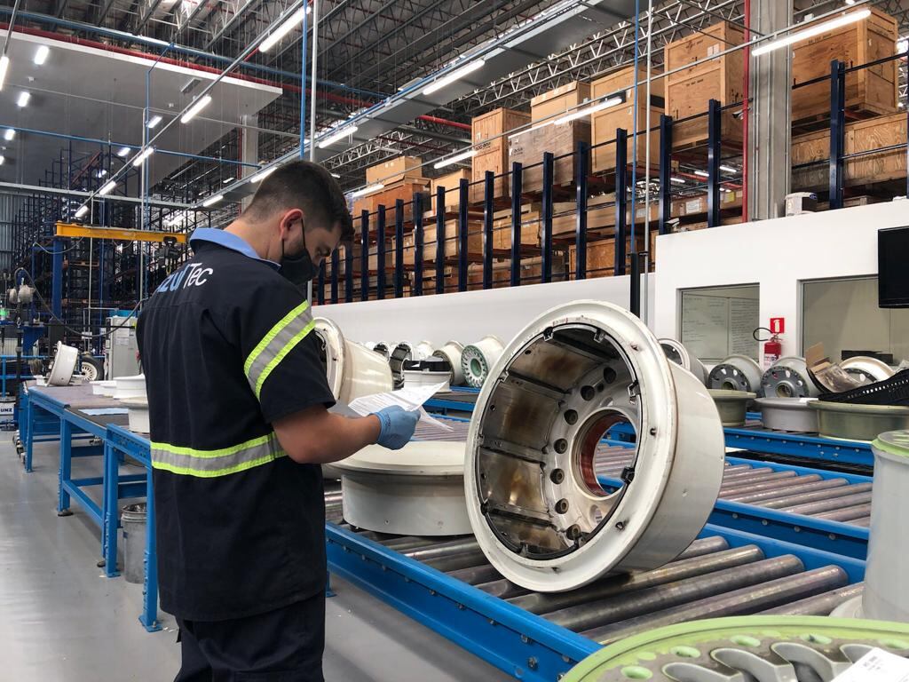 Azul TecOps celebra um ano de operação com projeção de crescimento de ...