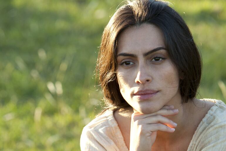 Cleo faz 39 anos: veja as mudanças da atriz em quase quatro décadas ...