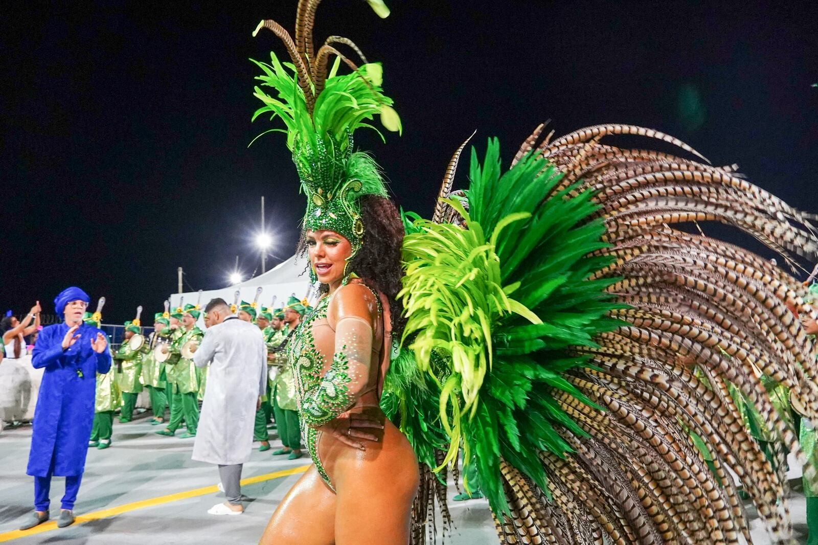 FOTOS: Veja as rainhas de bateria nos desfiles das escolas de samba de Florianópolis – Noticias R7