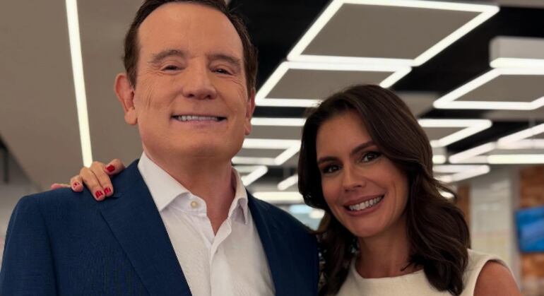 Camila Busnello posta bastidores do Domingo Espetacular ao lado de ...