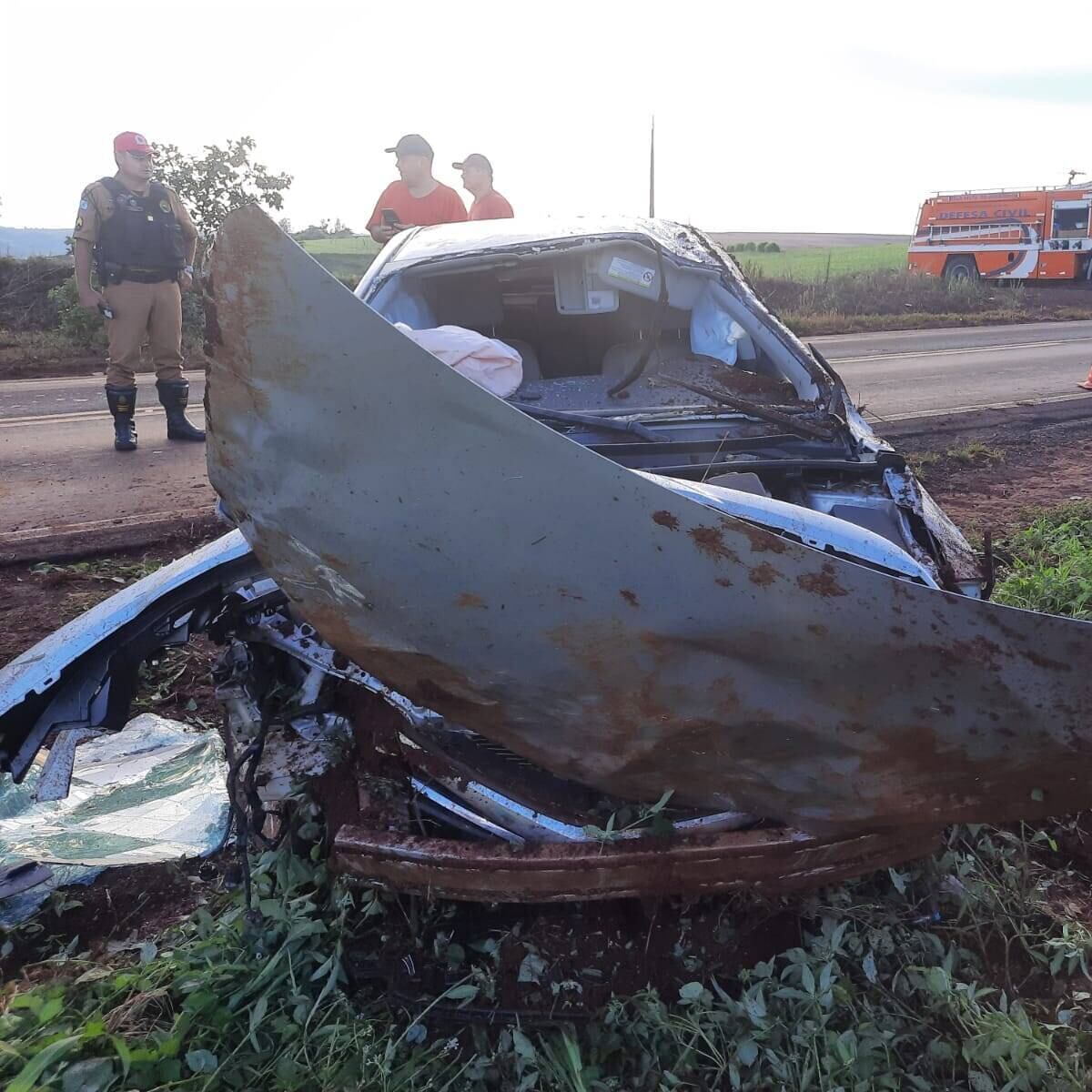 Acidente na PR-090 deixa três pessoas feridas – Noticias R7